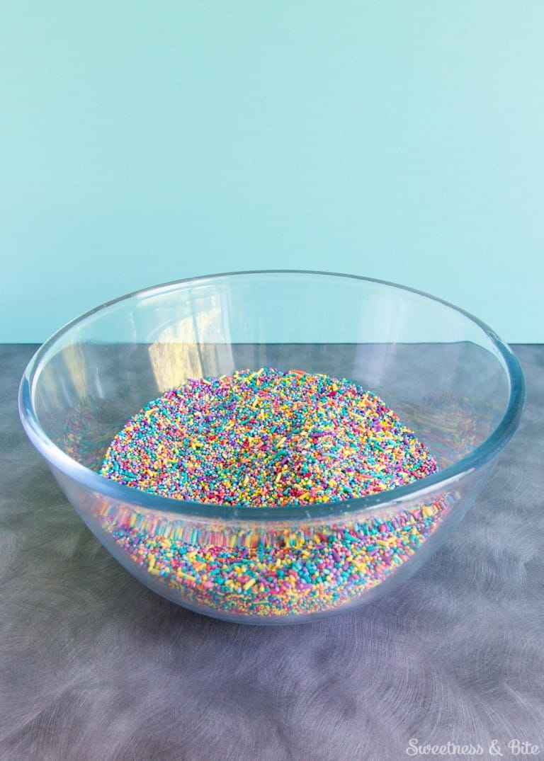 Sprinkle Cake Tutorial - Sweetness and Bite