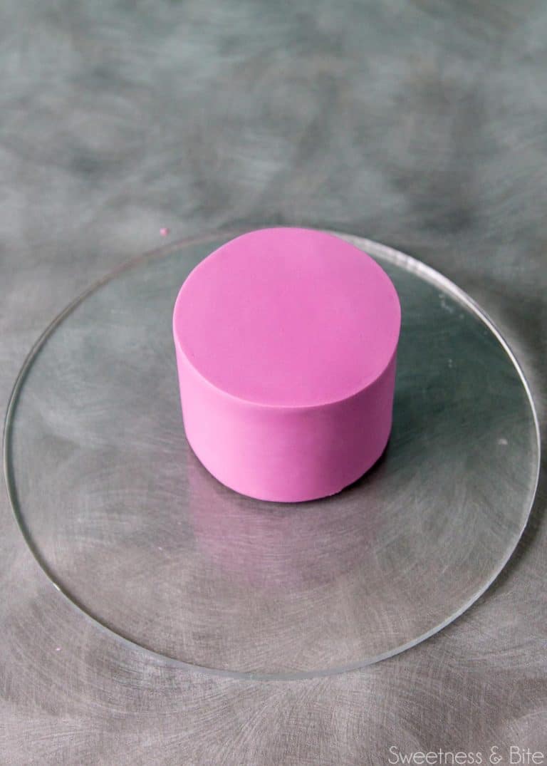 How to Make a Mini Drip Cake - Sweetness and Bite