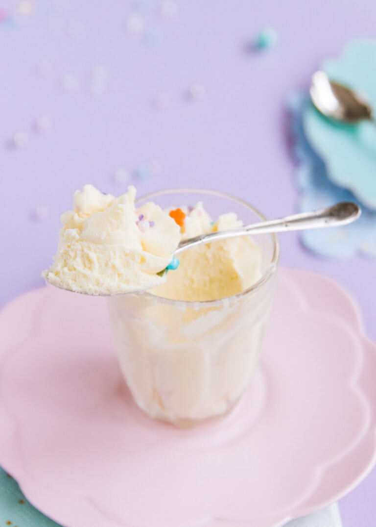 Easy White Chocolate Mousse - Sweetness and Bite