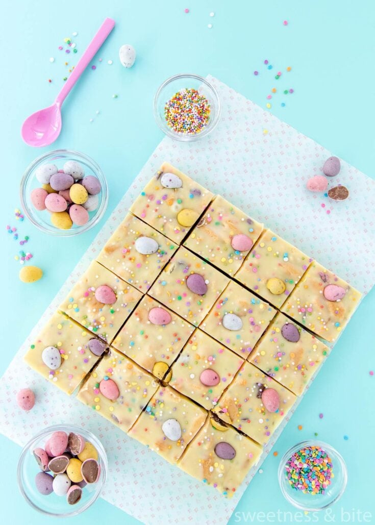 Mini Egg Fudge Slice - Easy Easter recipe! - Sweetness and Bite