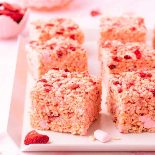 Strawberry Rice Krispie Treats 🍓 - Sweetness and Bite