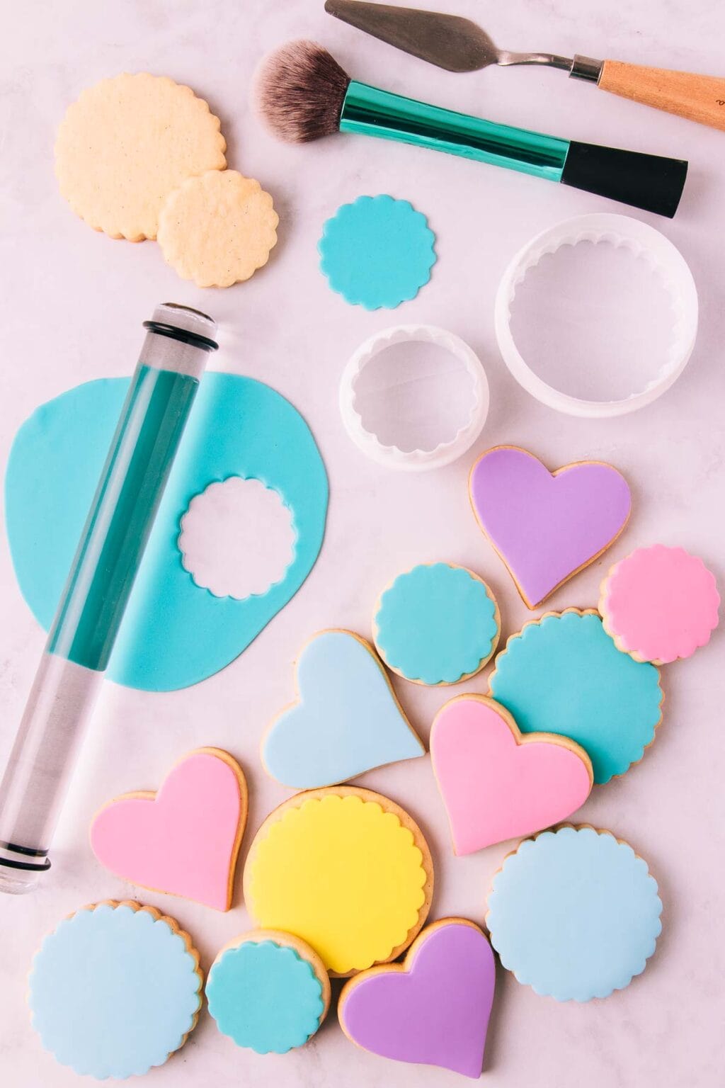 How to Decorate Sugar Cookies with Fondant - Easy Tutorial! - Sweetness ...