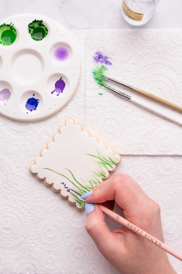 Painting on Cookies Tutorial - Sweetness and Bite